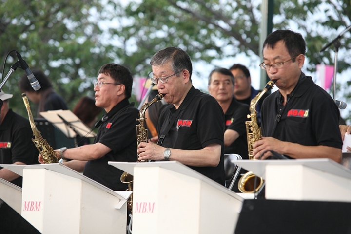 ミュージックブレスメン