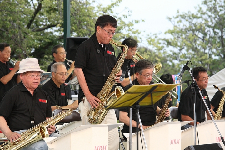 ミュージックブレスメン