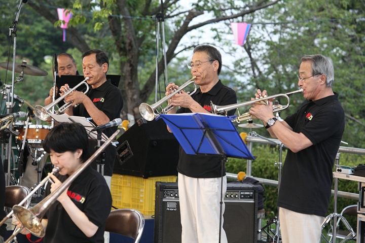 ミュージックブレスメン